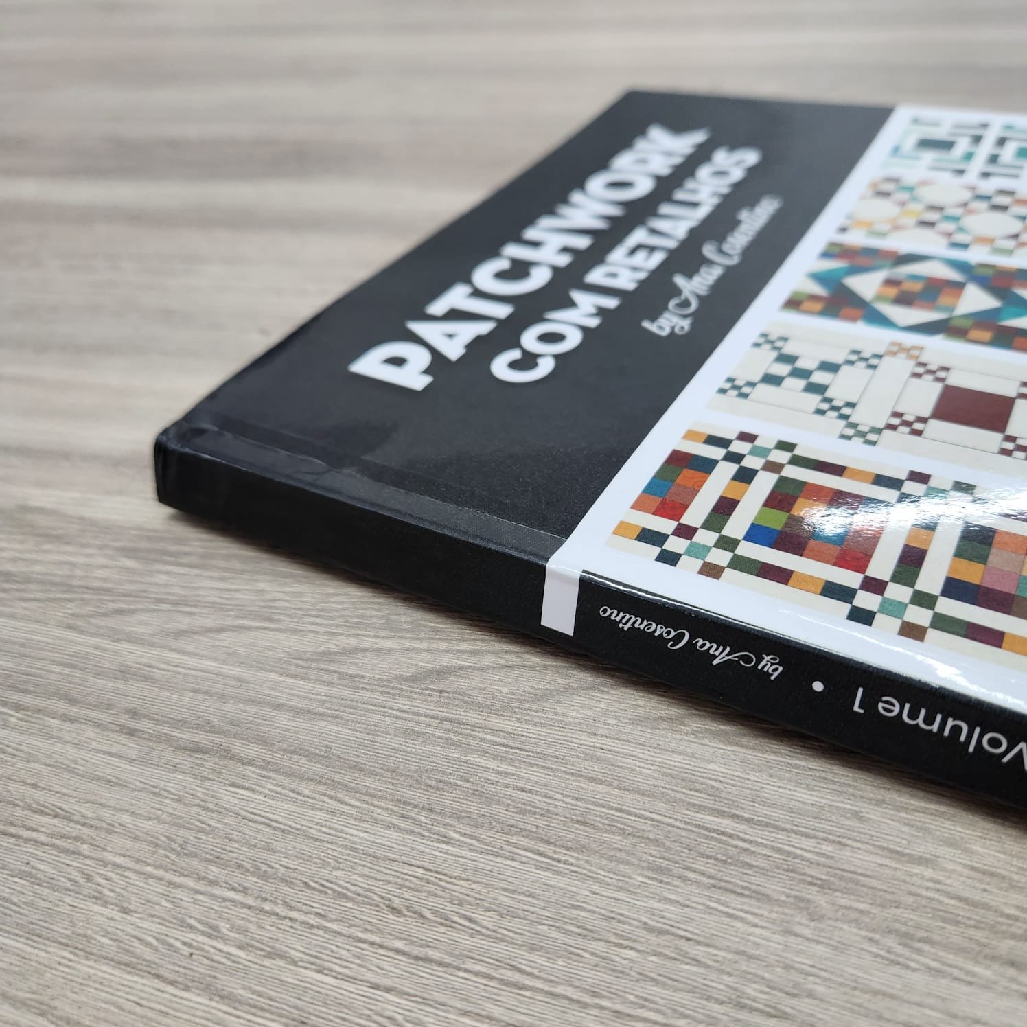 Livro Patchwork Com Retalhos - Ana Cosentino